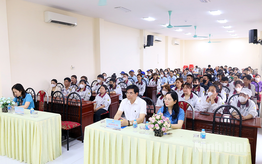 Trao tặng 85 suất quà của lãnh đạo Đảng, Nhà nước cho đoàn viên, người ...